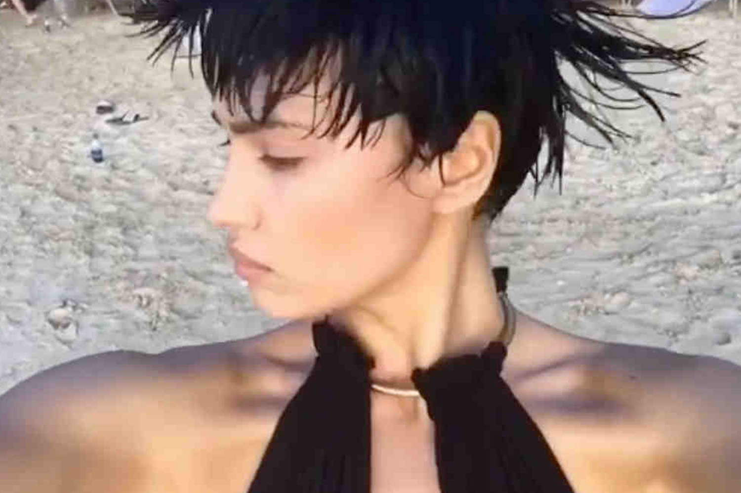 Irina Shayk Διχάζει τους θαυμαστές της με το κοντό μαλλί